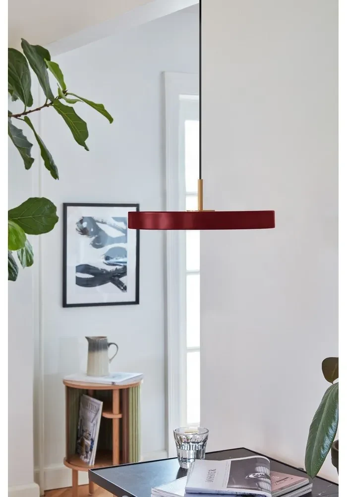 Lustră roșie LED cu abajur din metal ø 31 cm Asteria Mini – UMAGE | BIANO